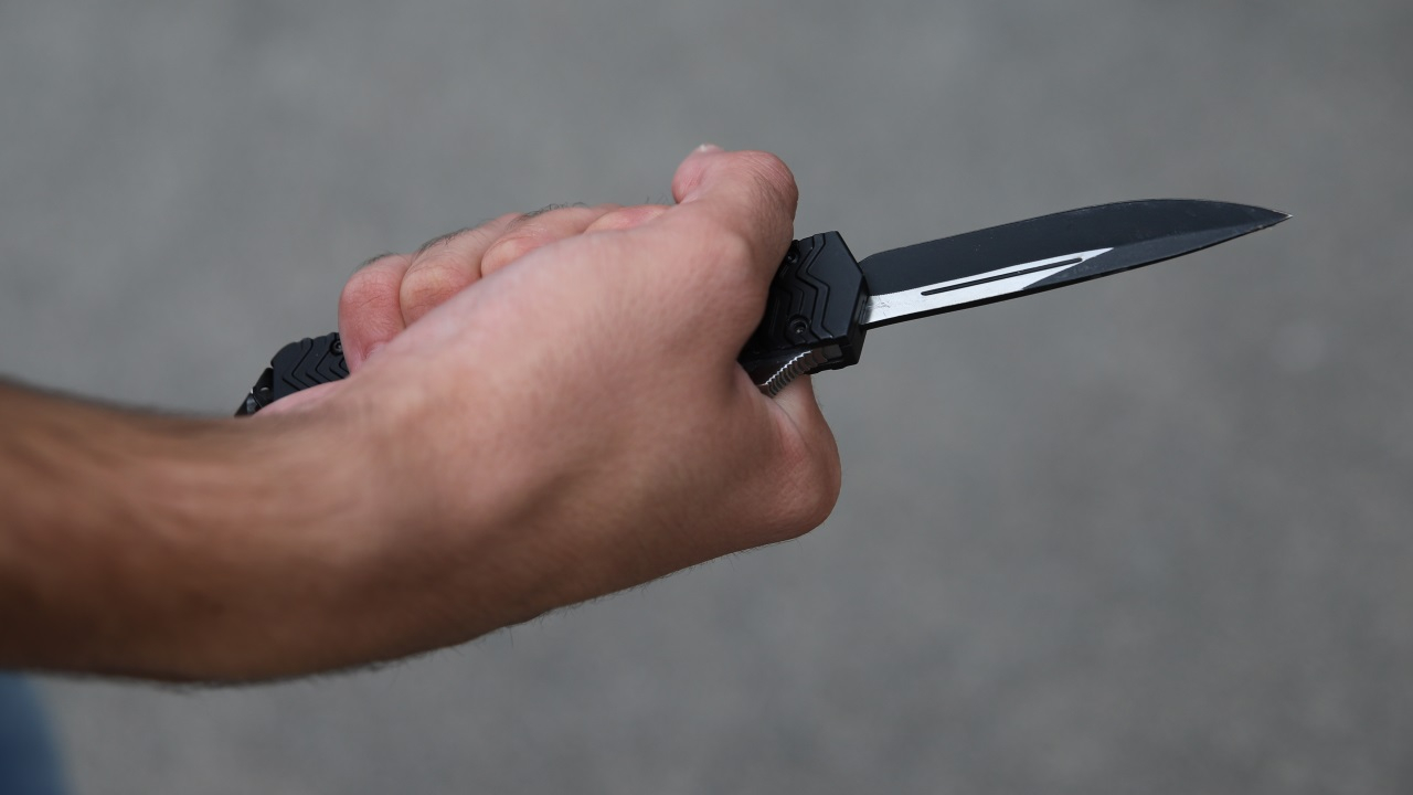 Grenoble : un homme grièvement blessé après une attaque au couteau près ...